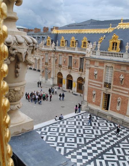 Restaurering af gamle vinduer – Versailles Slot | Fyra Vindar Baggrund